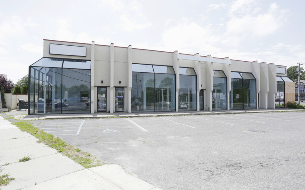 350 Feet of Frontage/ Retail Strip Center | ERG Commercial Real Estate